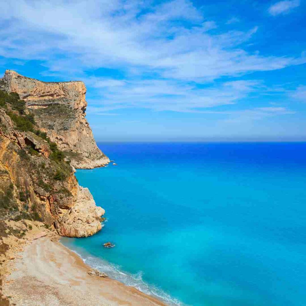 Cala Moraig en Benitachell: Reserva tu visita 2025 🏖️⭐