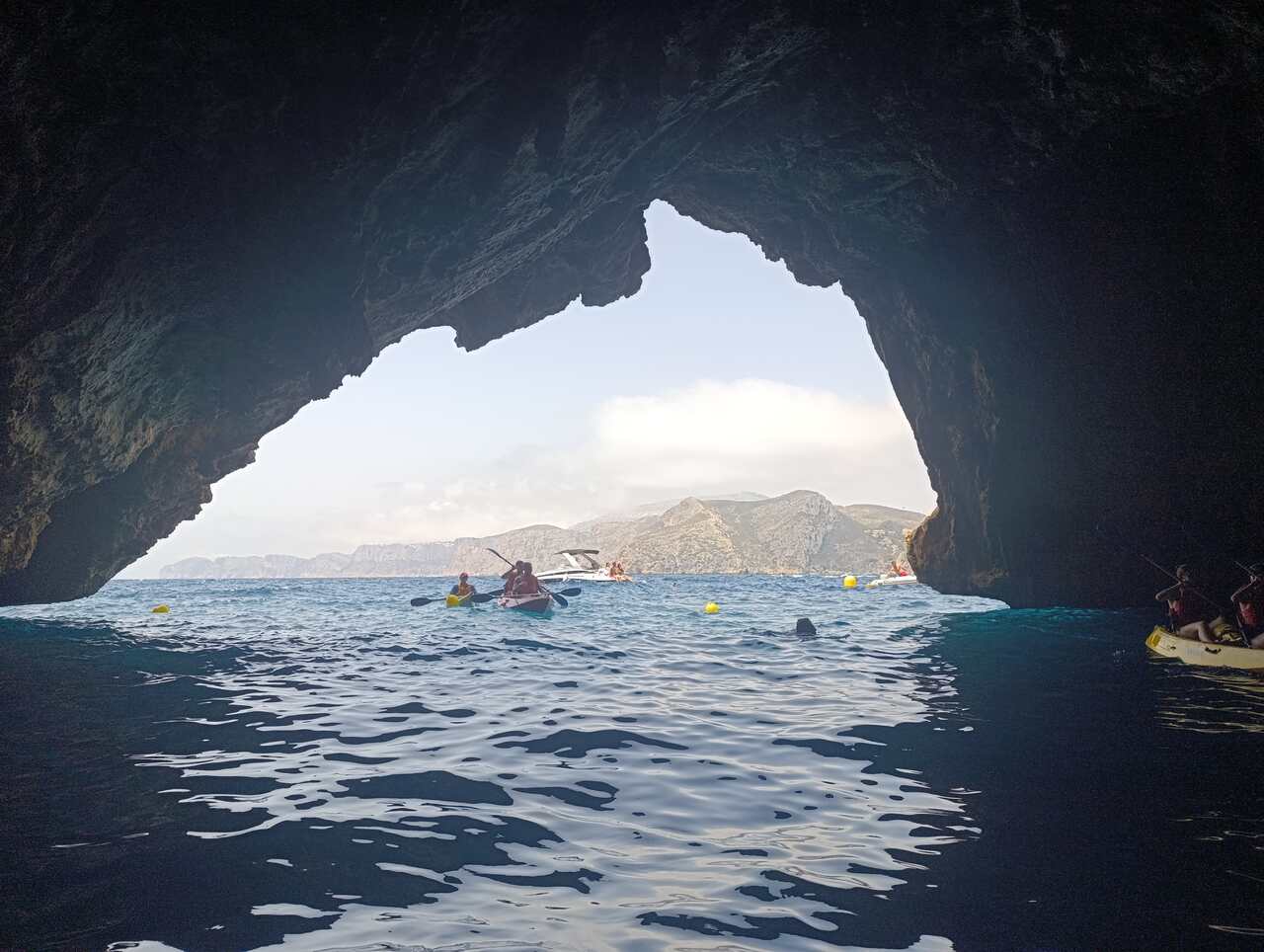 Explora la Cova del Llop Marí: Bonita cueva de Jávea